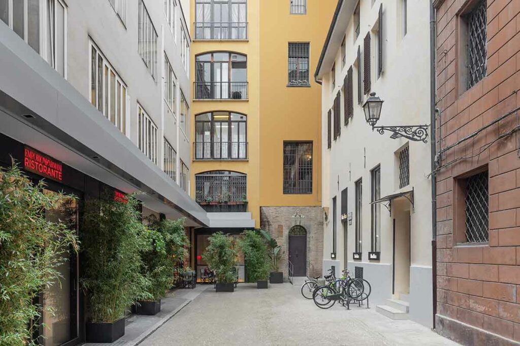 Info utili | Galleria Cavour 1959